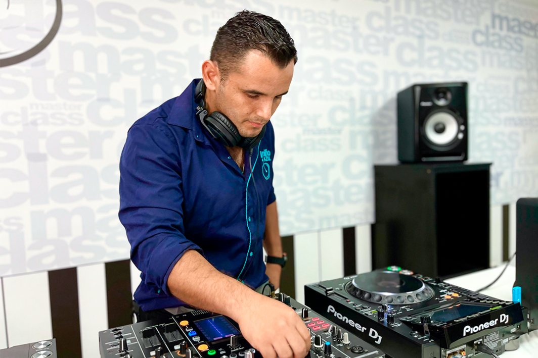MASTER CLASS DJ CON URBANO