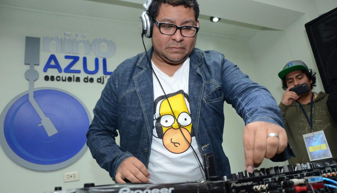 ACADEMIA DE DJ NIÑO AZUL | DJ PROFESIONAL