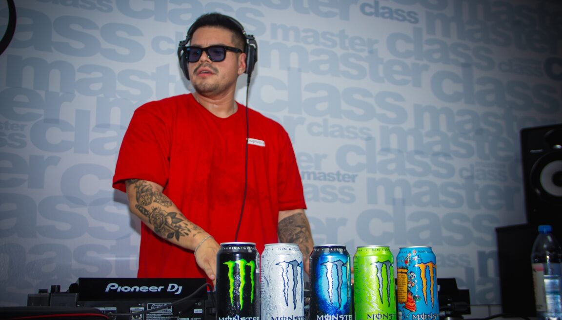 ACADEMIA DE DJ NIÑO AZUL | Formamos DJs Profesionales