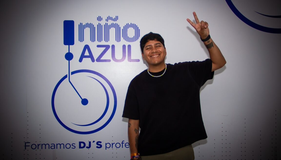 ACADEMIA DE DJ NIÑO AZUL | Formamos DJs Profesionales